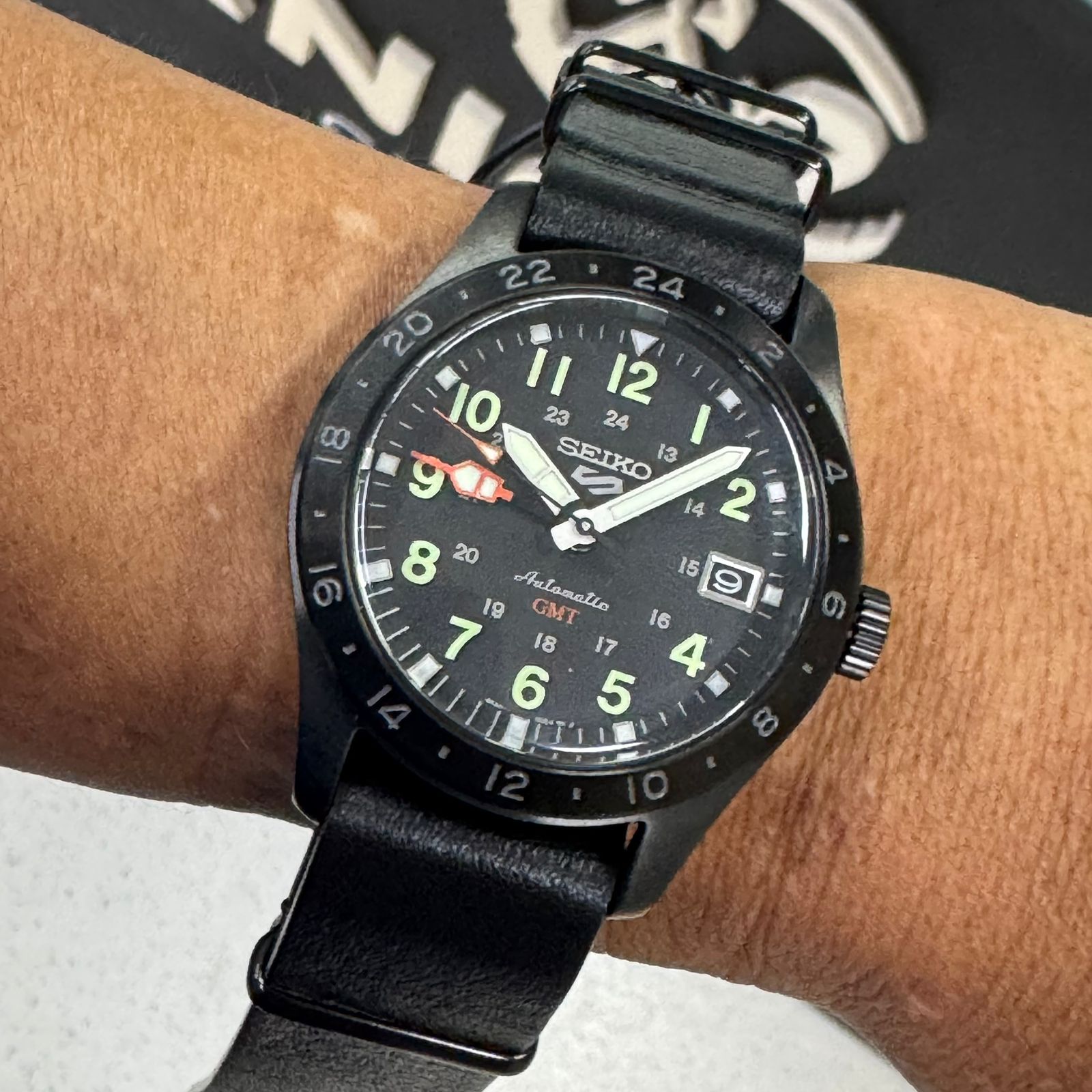 Seiko Automatico 5 Sports GMT Field SSK025K1 IP Black preto – Taniguchi ...