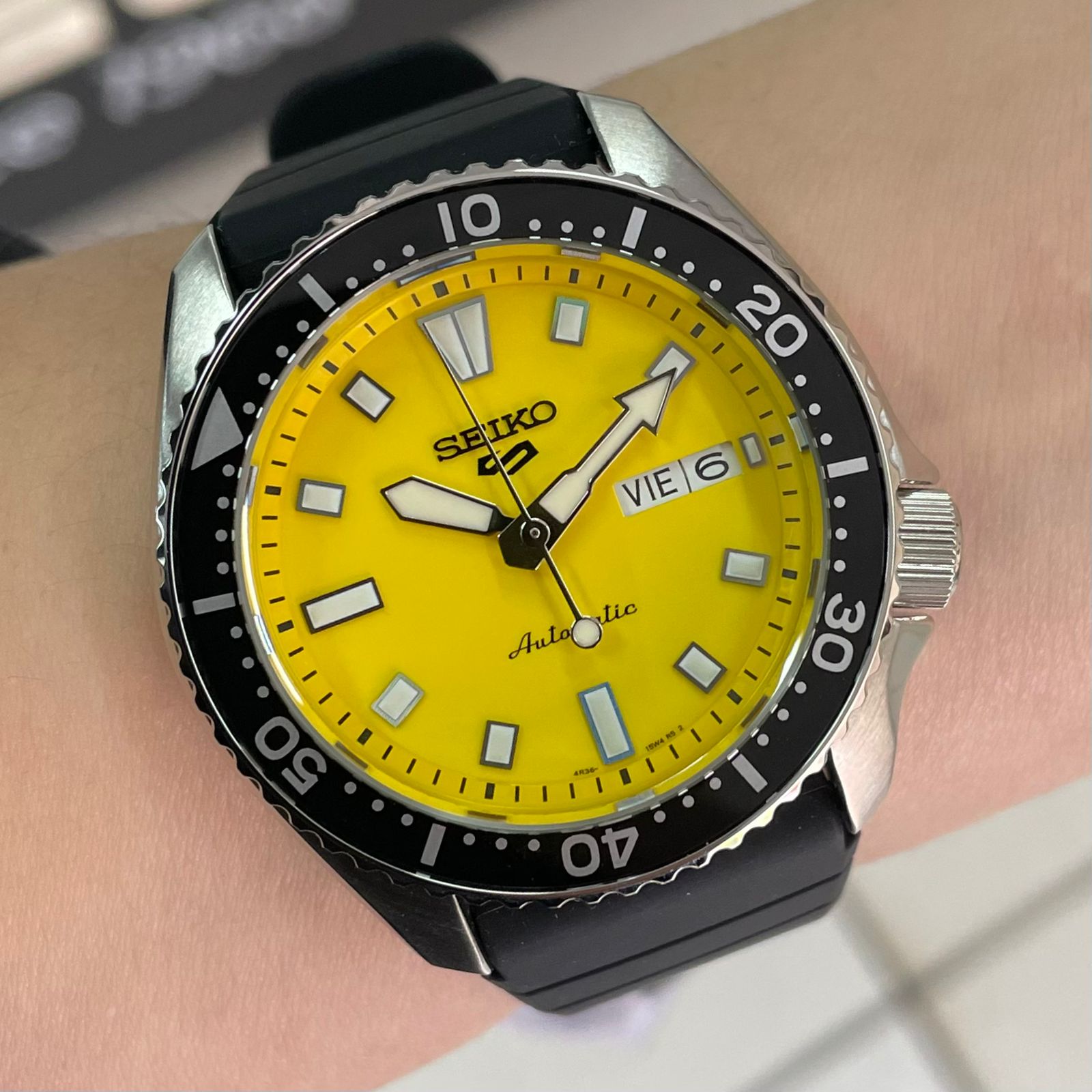 Seiko Automático 5 Sports SKX series SRPL87 Amarelo – Taniguchi Relógios